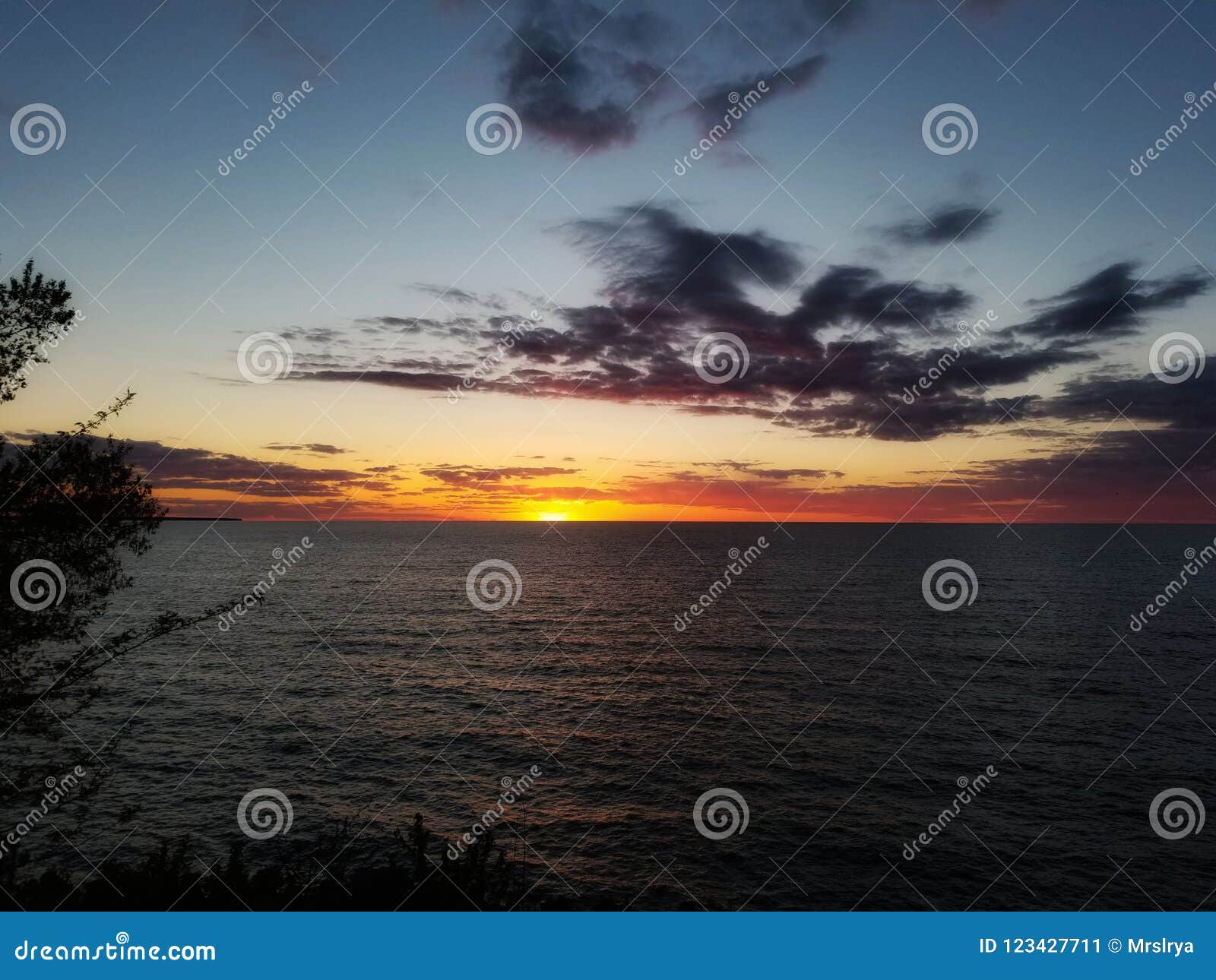 Sunset Over Lake Erie in Cleveland, Ohio Stock Image - Image of shore ...