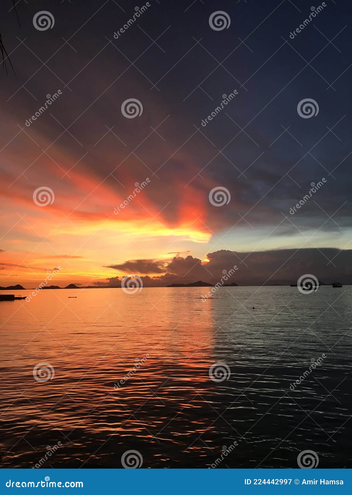 Divided light stock image. Image of ocean, wave, looks - 224442997