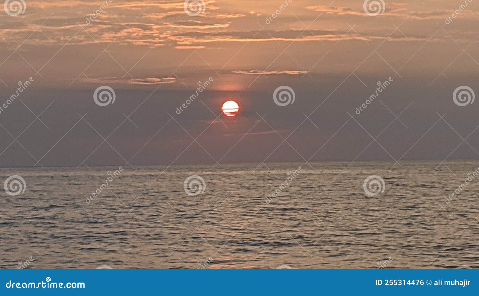 Sunset Light of the Ocean View in the Beach Stock Photo - Image of ...