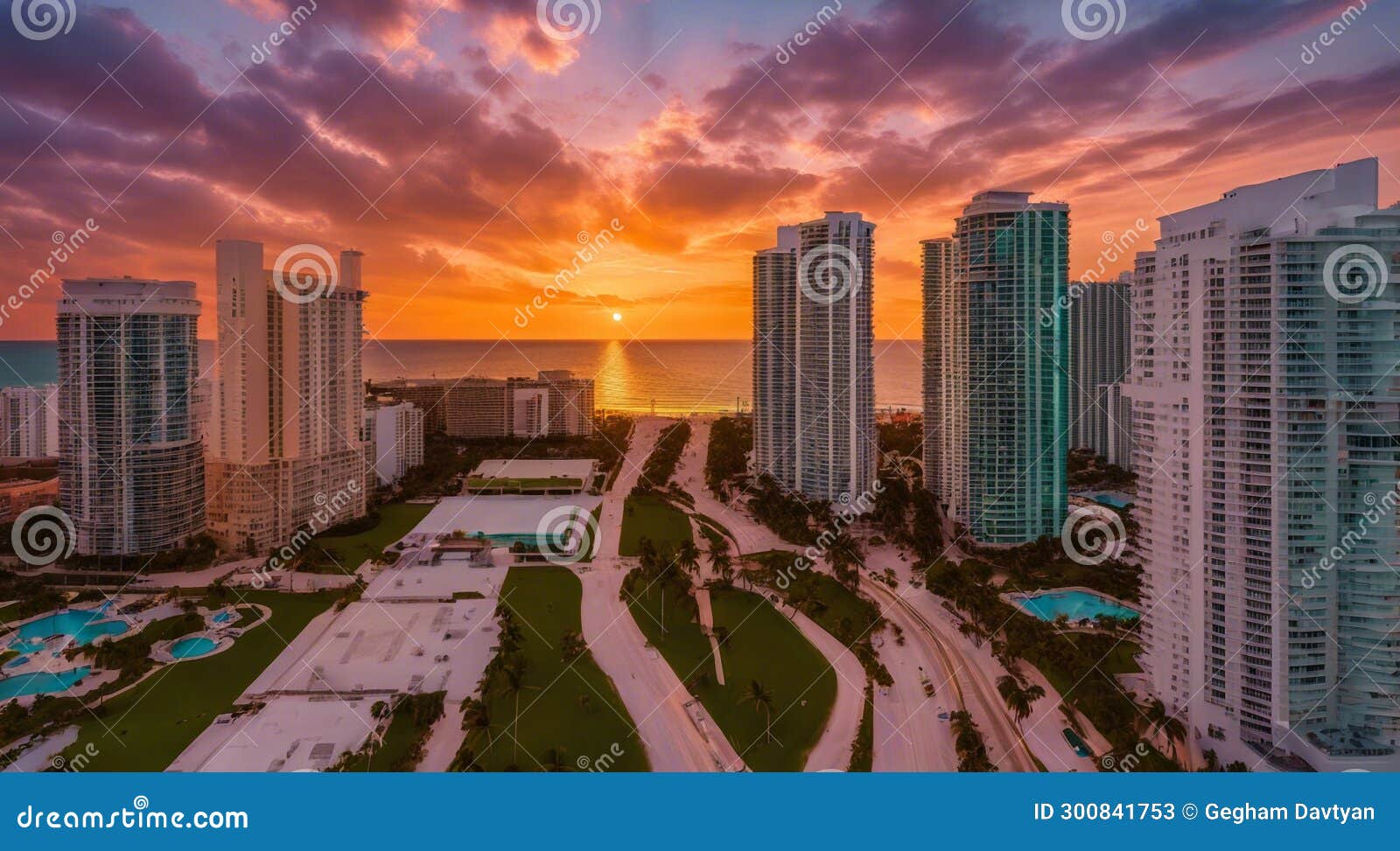 Sunset at the Miami Beach, Miami Beach Scene, Fantastic View of the ...