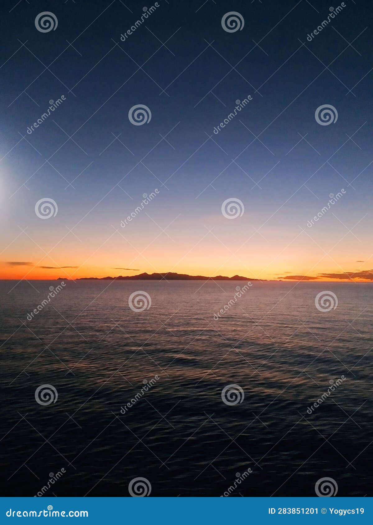 Sunset in the Middle of the Ocean Stock Image - Image of boat, land ...