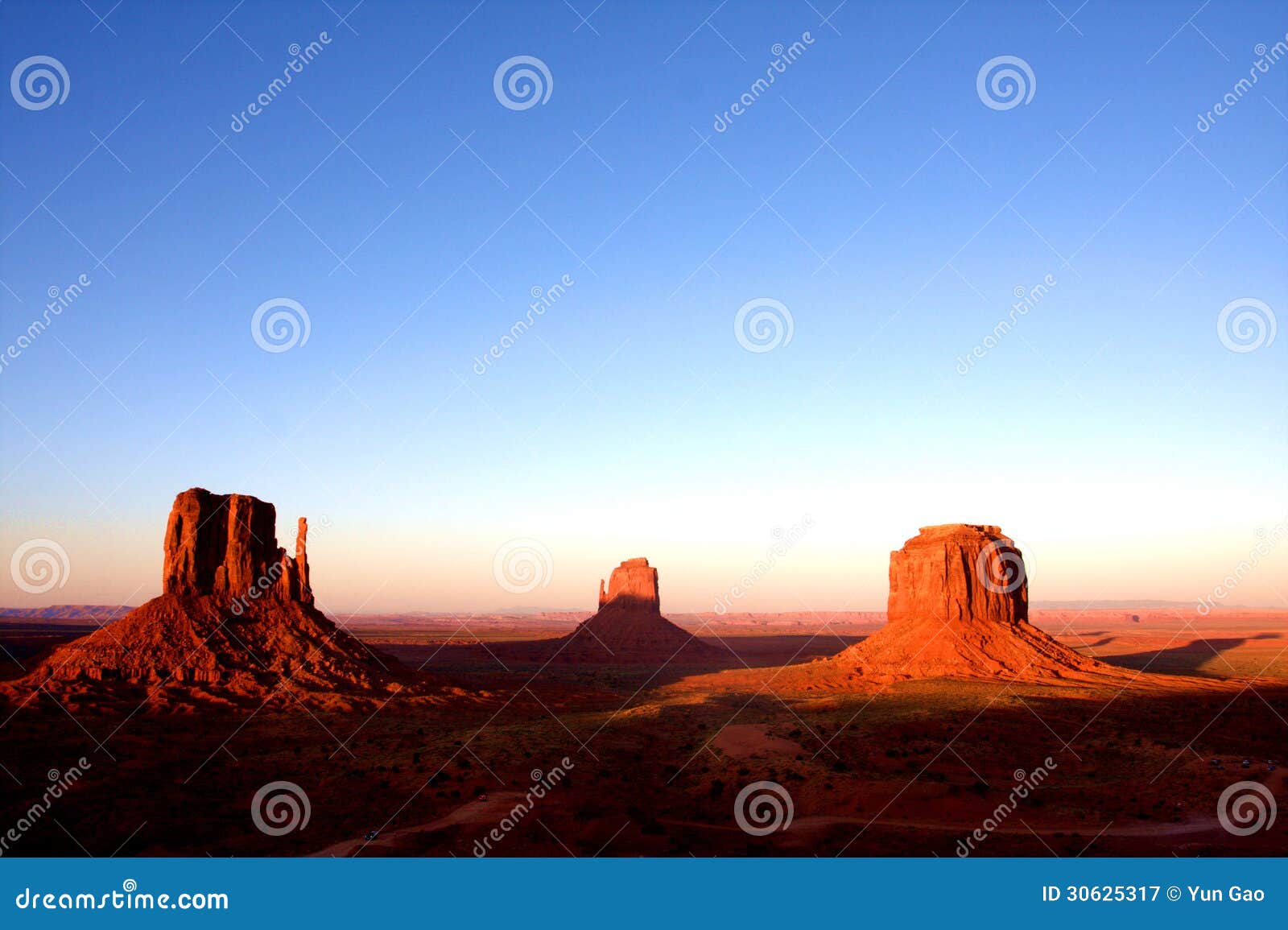 Sunset in Monument Valley,Utah Stock Image - Image of landscape, beauty ...