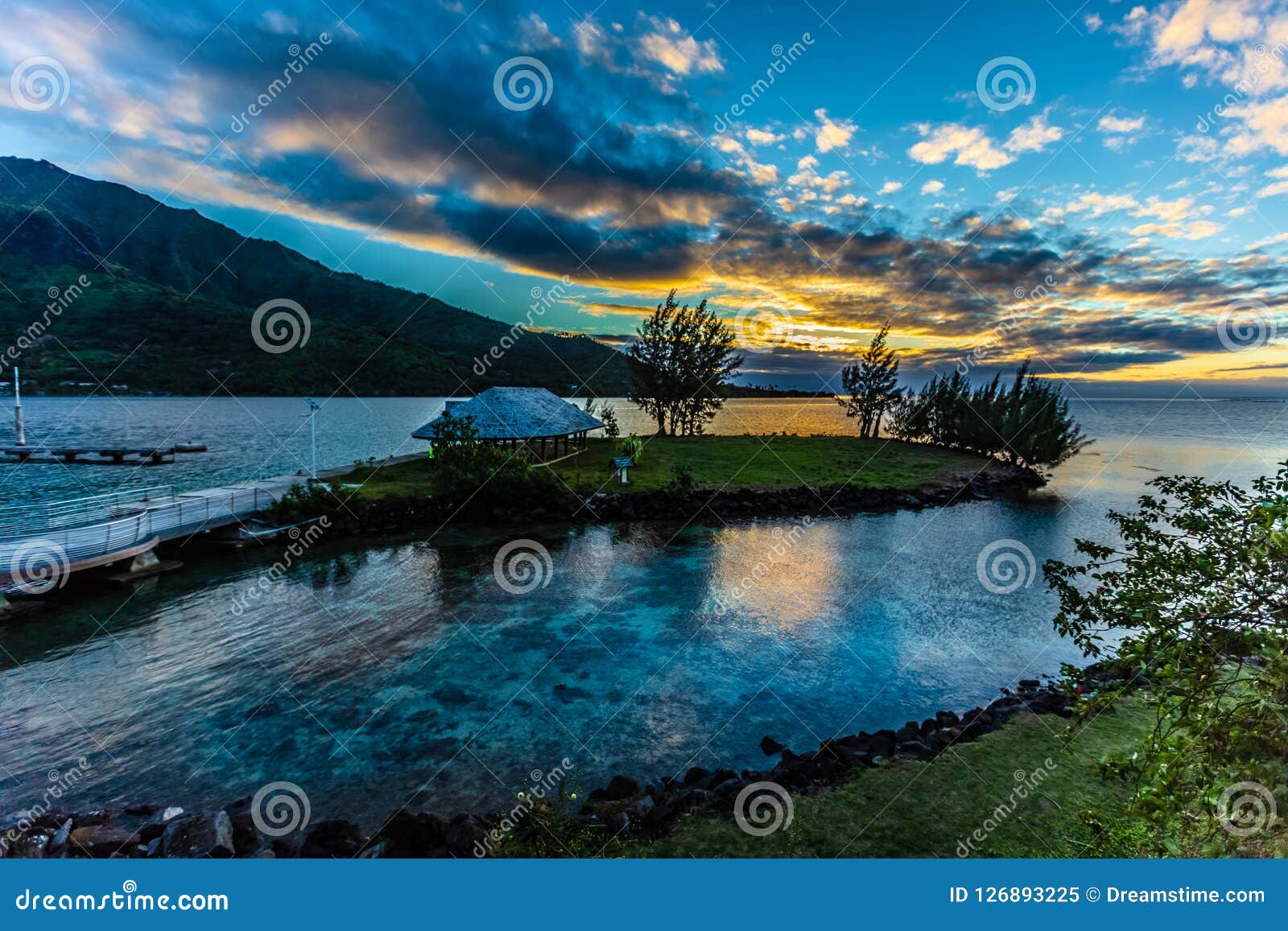 Sunset from moorea island stock image. Image of pacific - 126893225