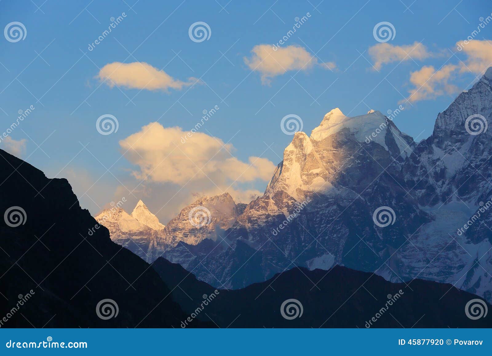 Sunset in the Mountains Himalayas, Thamserku, Kantaiga, Nepal Stock ...