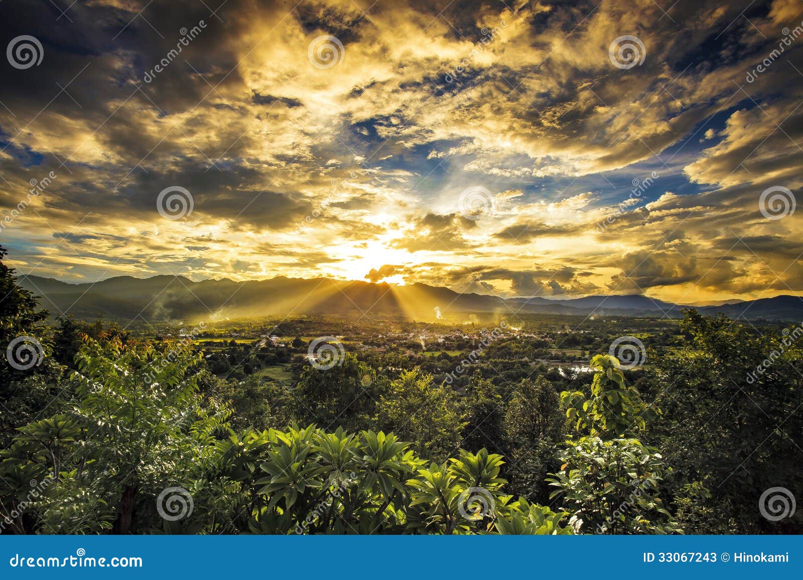 Sunset in the Mountains Landscape Stock Image - Image of dusk, beam ...