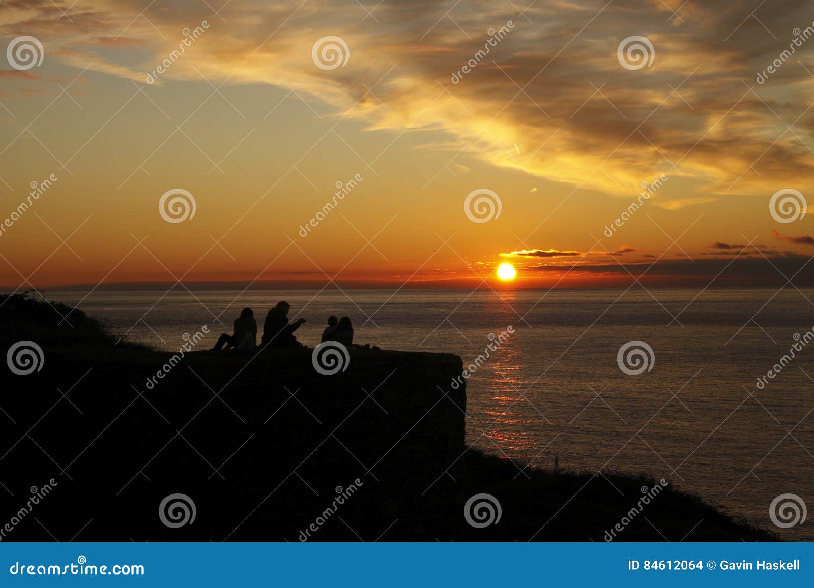 Sunset at Mwnt Beach editorial stock image. Image of kiln - 84612064