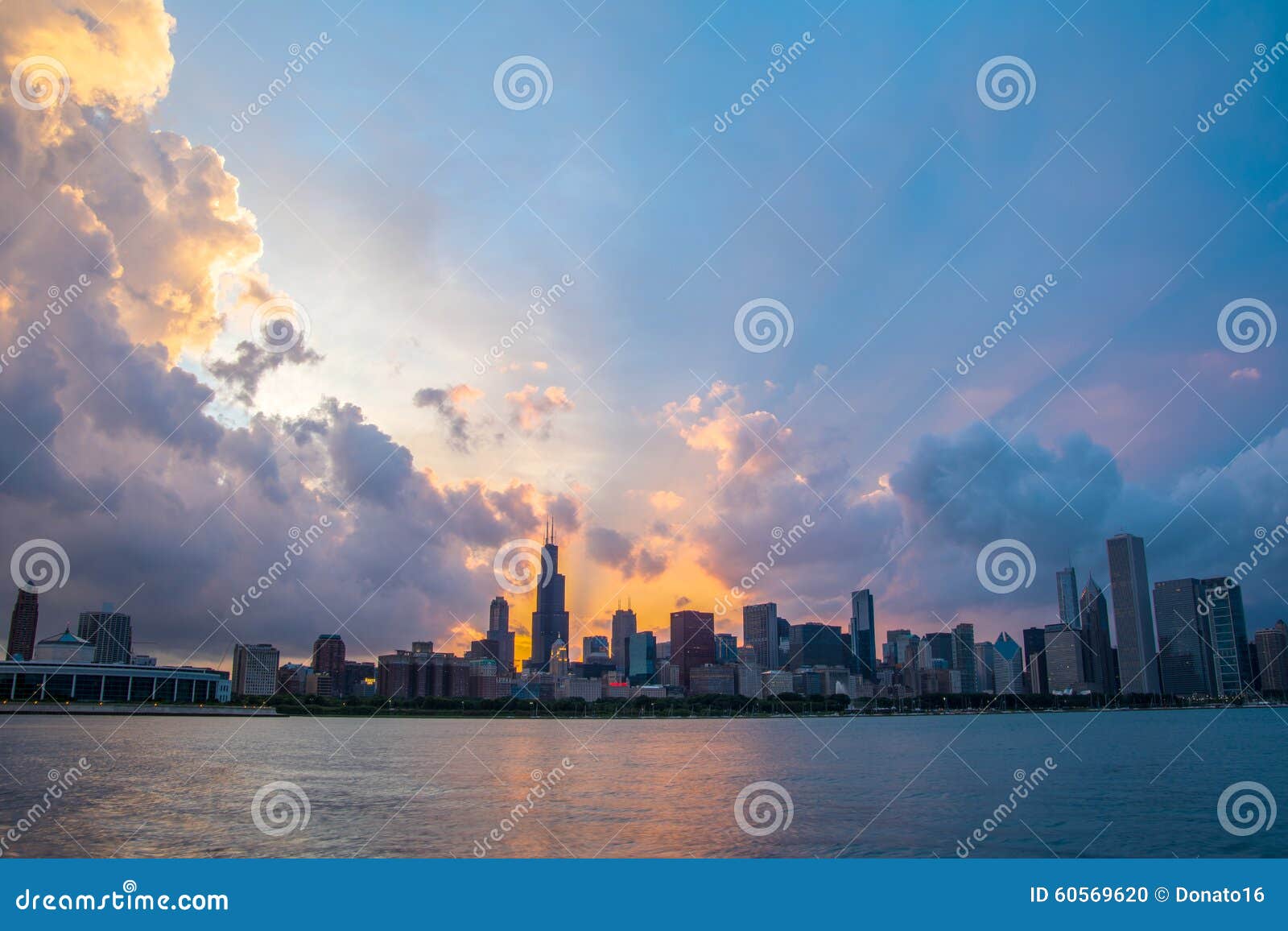 Sunset Over Chicago Skyline Stock Photo - Image of lake, skyline: 60569620