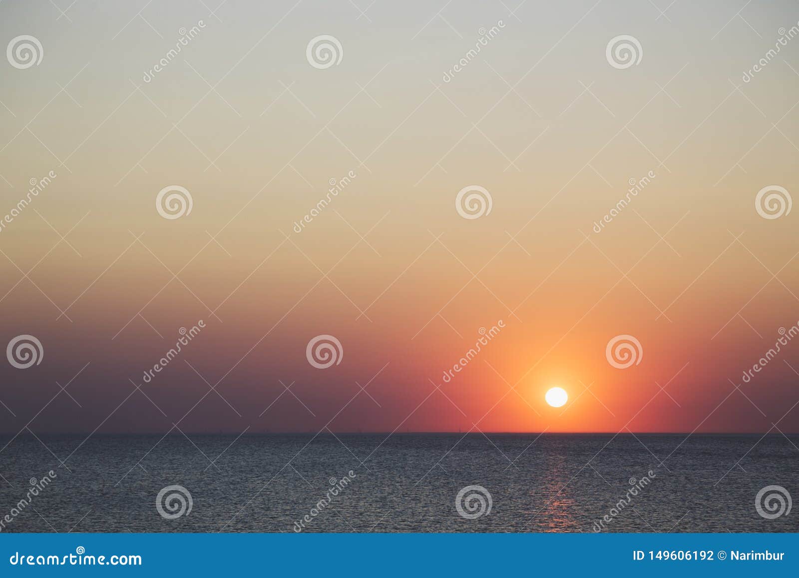 Sunset Over the Horizon of the Ocean Stock Photo - Image of boat ...