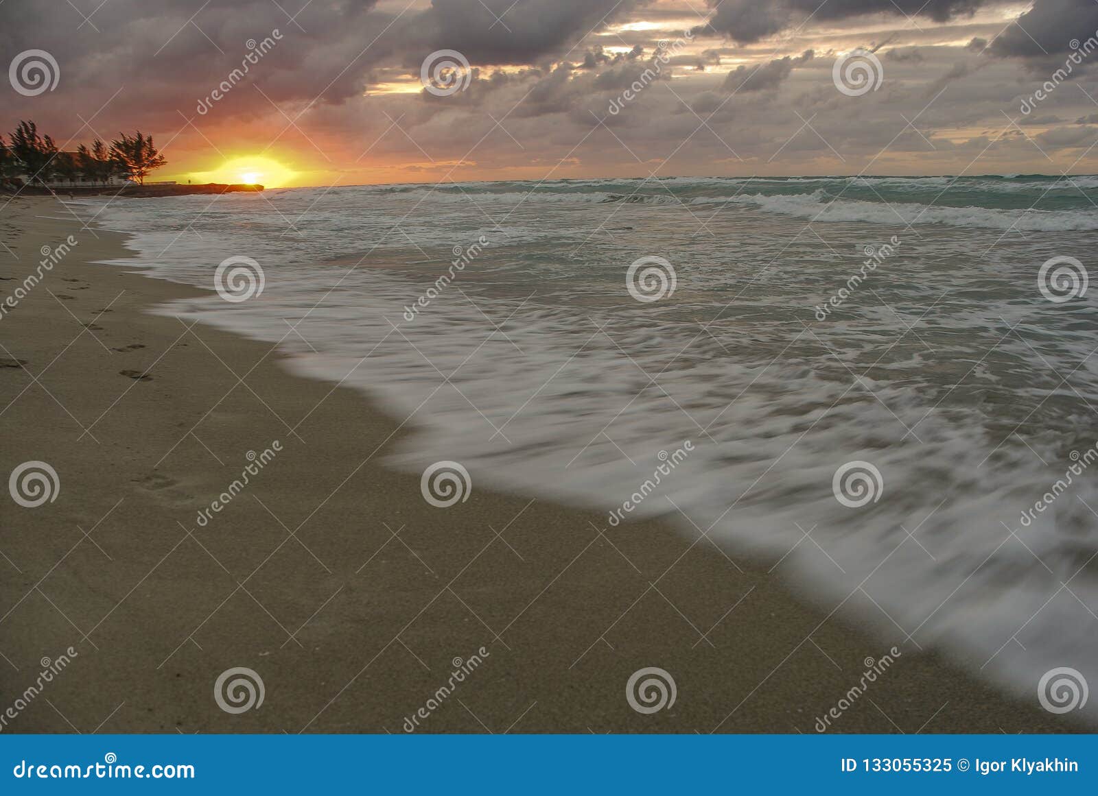 Sunset Over the Ocean, Sun, Waves, Beach Stock Image - Image of ...