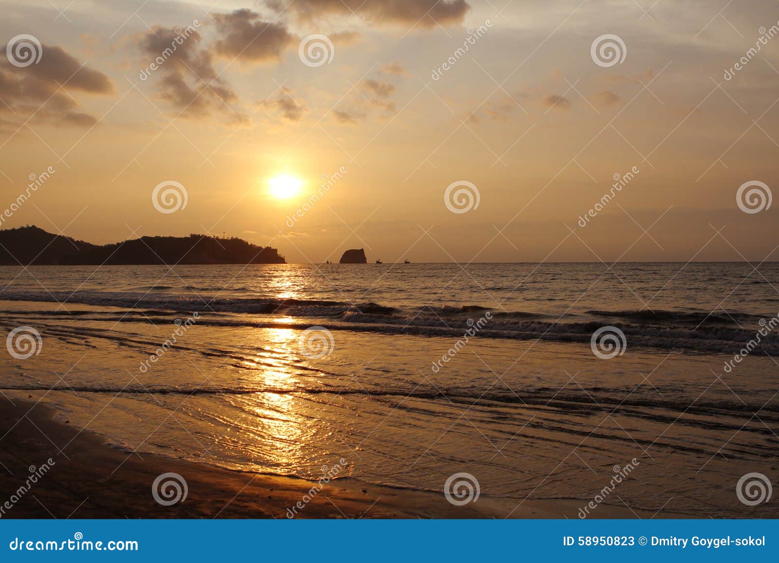 Sunset Over Pacific Ocean. Shore Seascape Stock Image - Image of nature ...