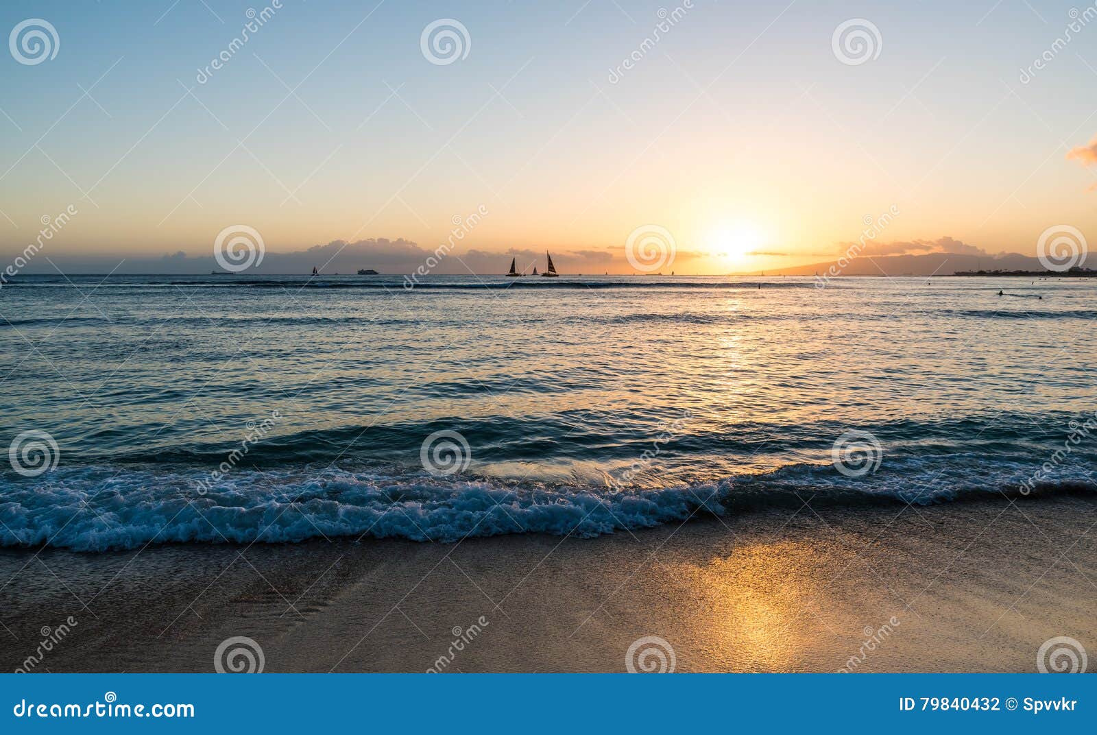 Sunset Over Pacific Ocean Viewed from Waikiki Beach Hawaii Stock Photo ...