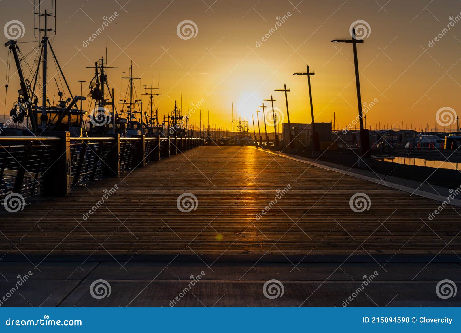 Sunset Over Port Gardner Everett Washington Stock Photo - Image of pier ...