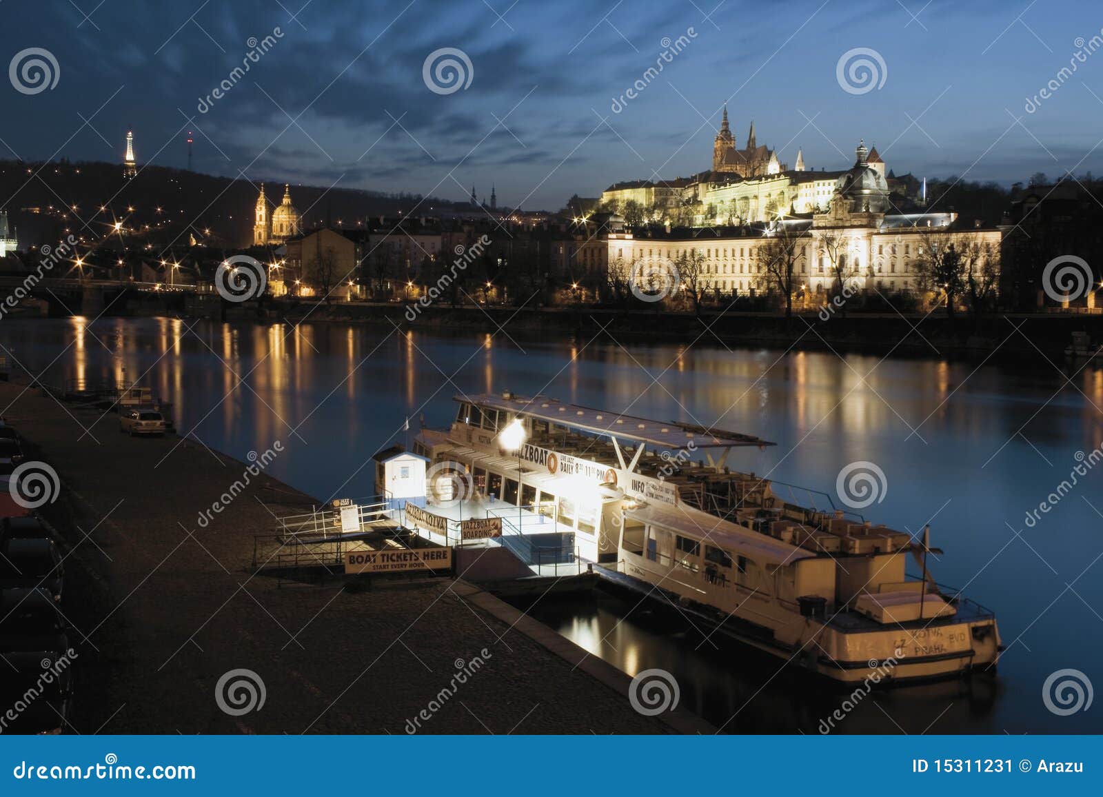Sunset over Prague Castle editorial photo. Image of castle - 15311231