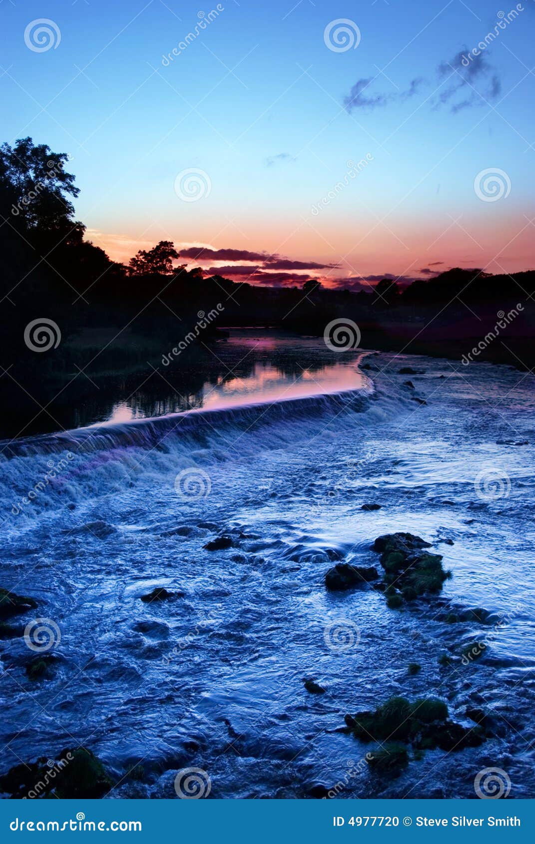 Sunset over weir stock photo. Image of reflection, countryside - 4977720