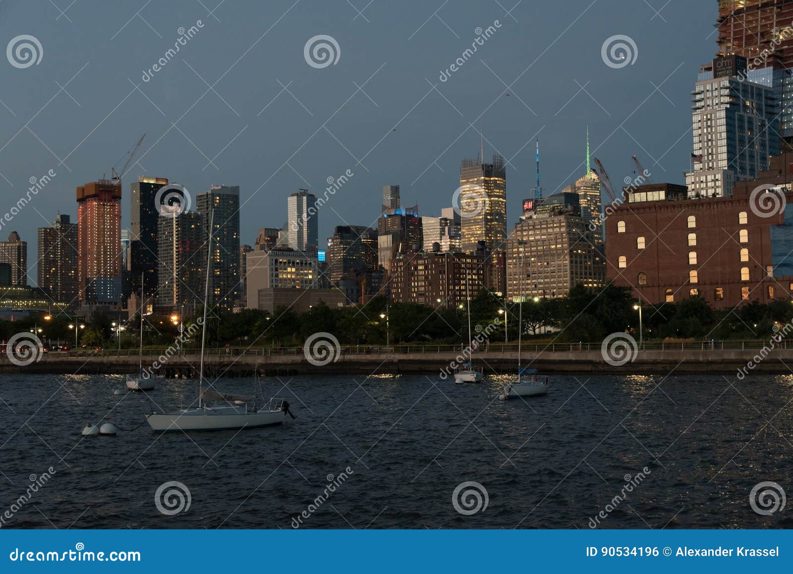 Sunset over the West Side editorial photo. Image of hudson - 90534196