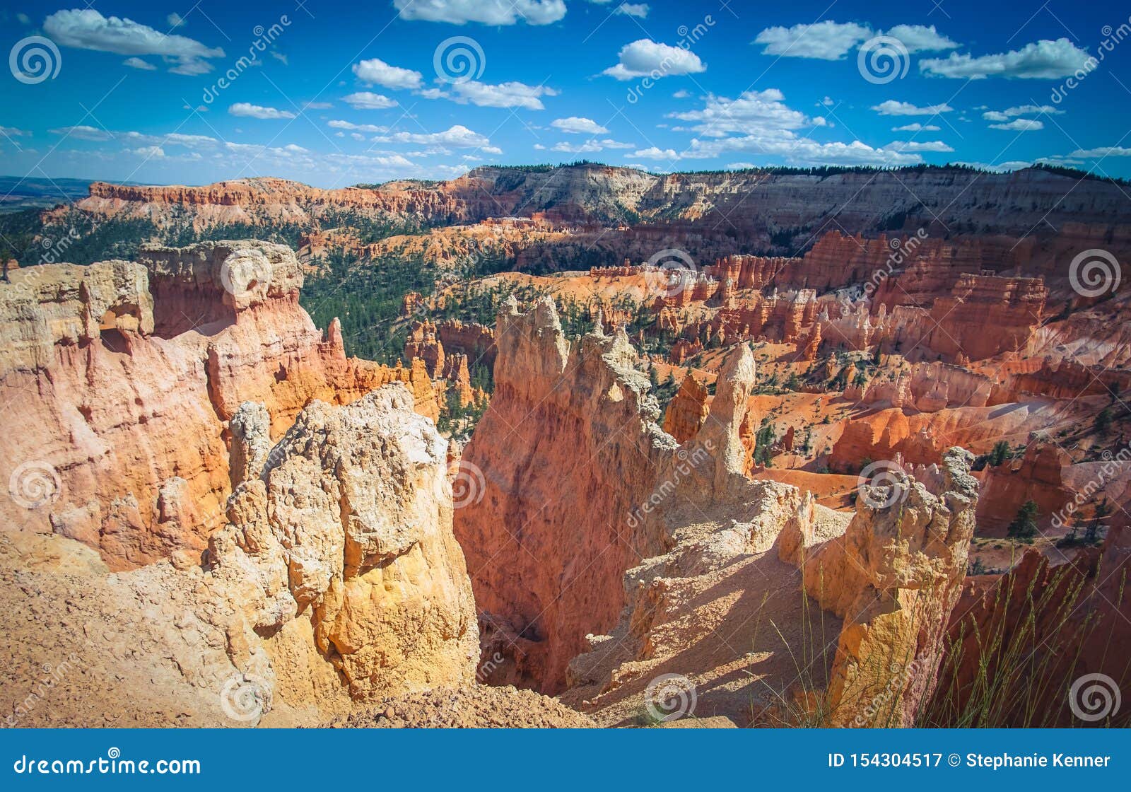 Sunset Point Hoodoos in Bryce Stock Image - Image of dramatic, hoodoo ...
