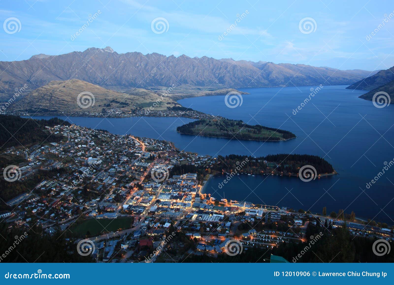 Sunset in Queenstown NZ stock photo. Image of mountains - 12010906