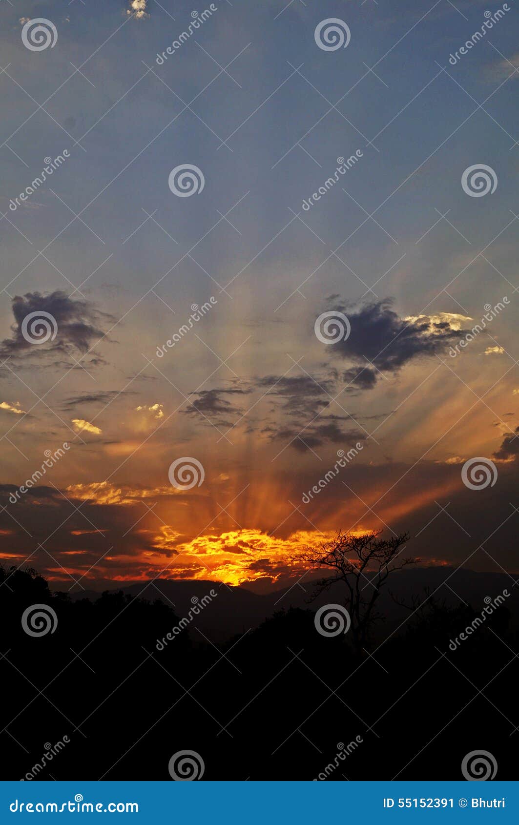Sunset with rays stock image. Image of dusk, horizon - 55152391