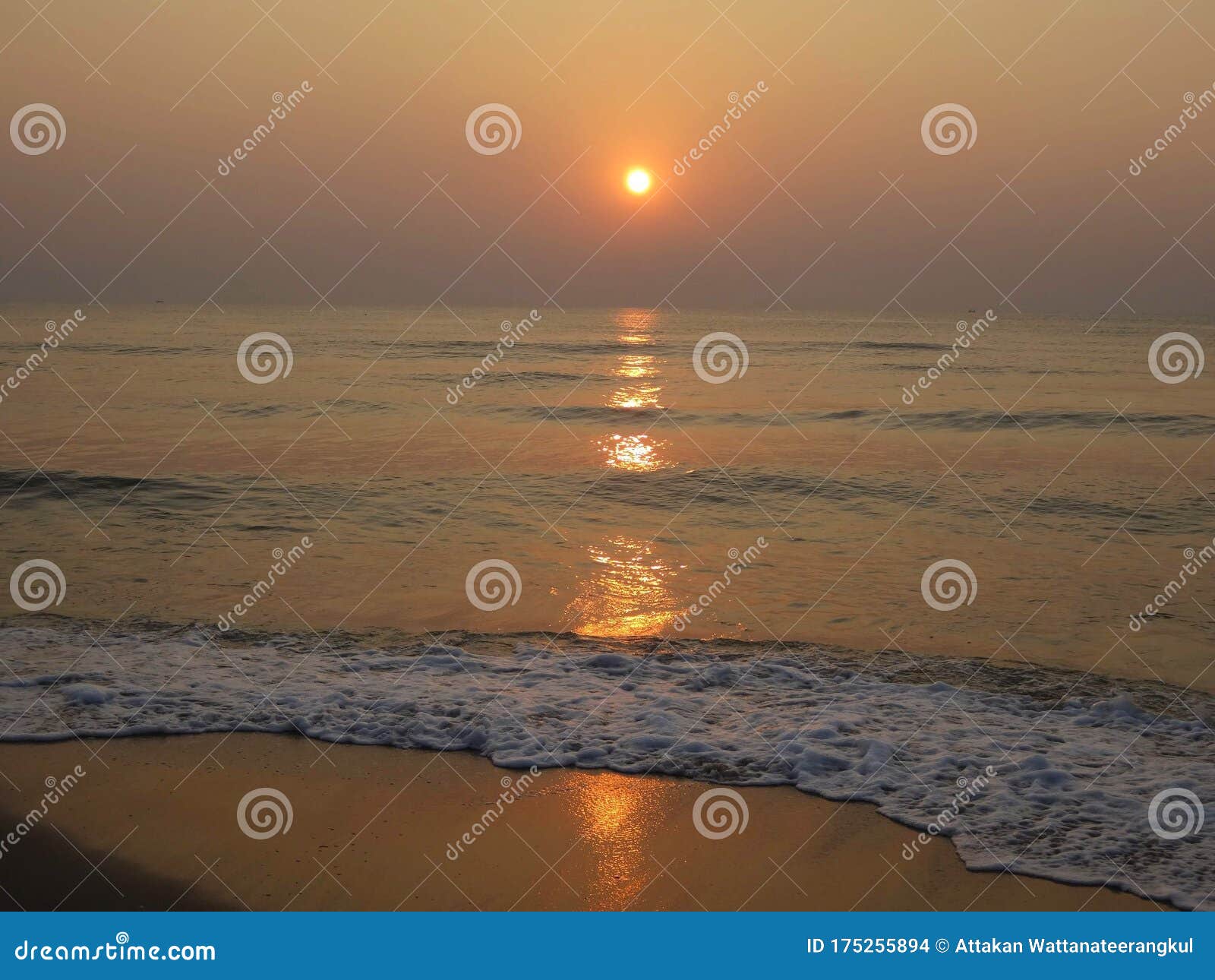Sunset,reflected Light on the Water Surface Stock Photo - Image of ...