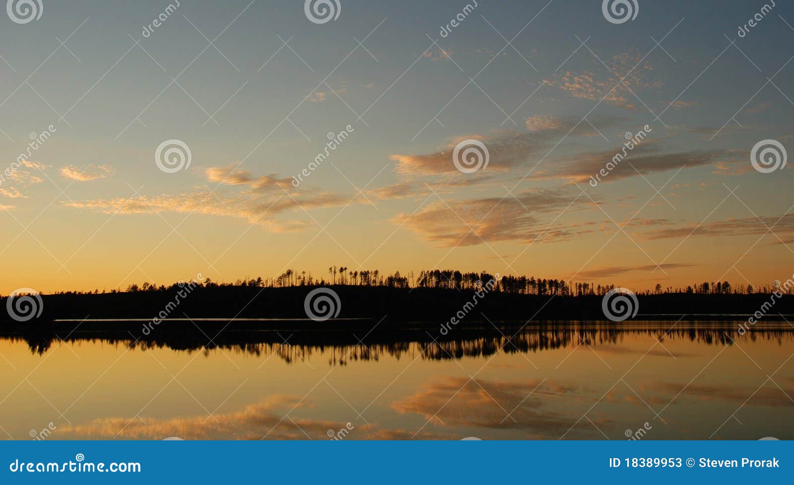 Sunset on Saganagons Lake stock image. Image of lake - 18389953
