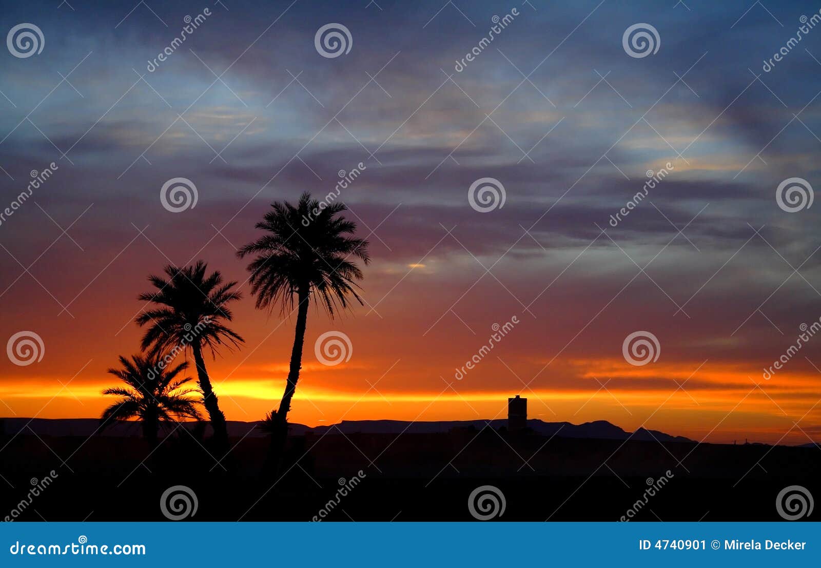 Sunset in Sahara Desert stock image. Image of tradition - 4740901