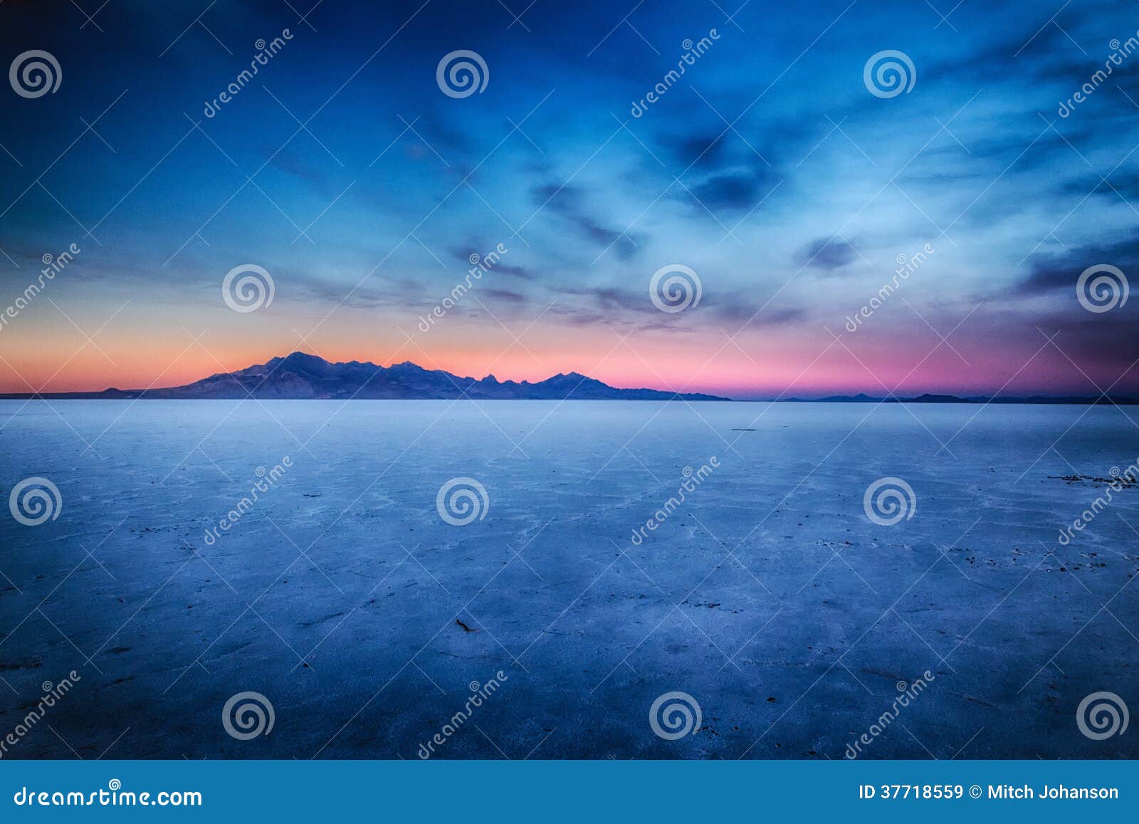 Sunset on the Salt HDR Glow Stock Image - Image of mountains, desert ...