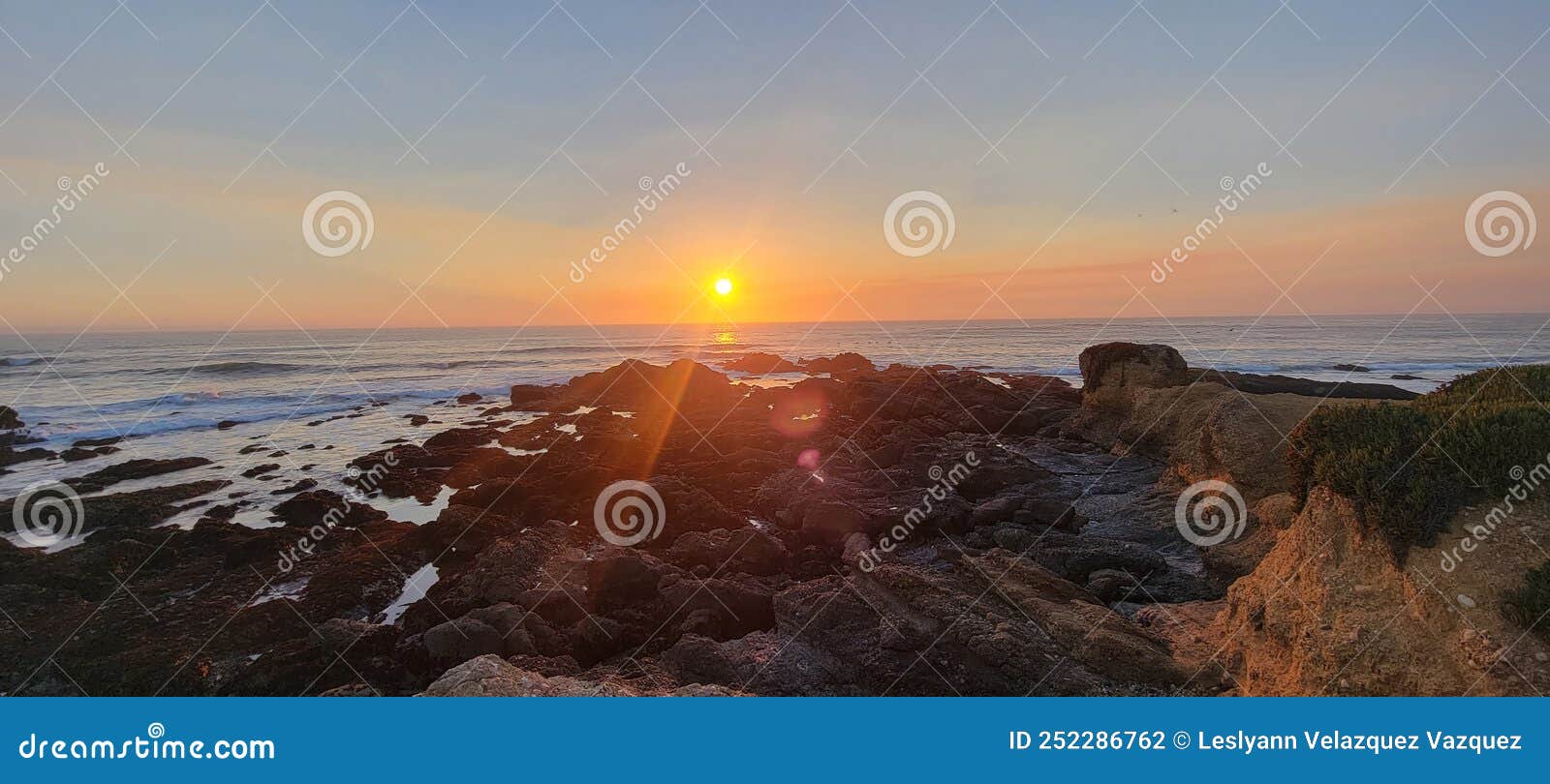 Sunset in Santa Cruz stock photo. Image of horizon, sunset - 252286762