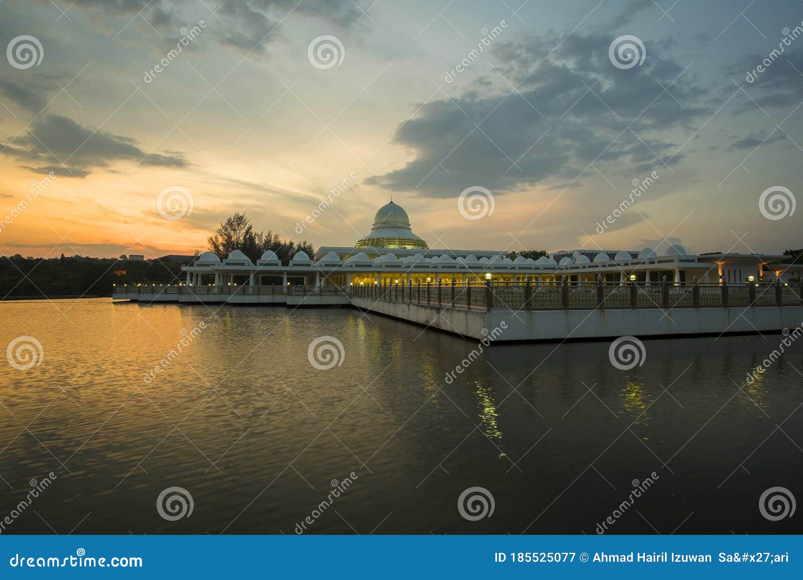 Sunset Scenery of Seri Iskandar Skyline Overlooking Majestic Mosque ...