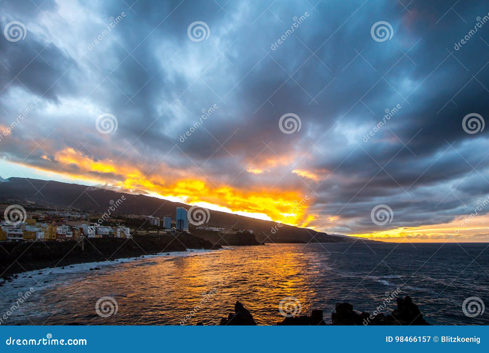 Sunset Sky Over Volcano Teide Stock Image - Image of volcano, tourist ...