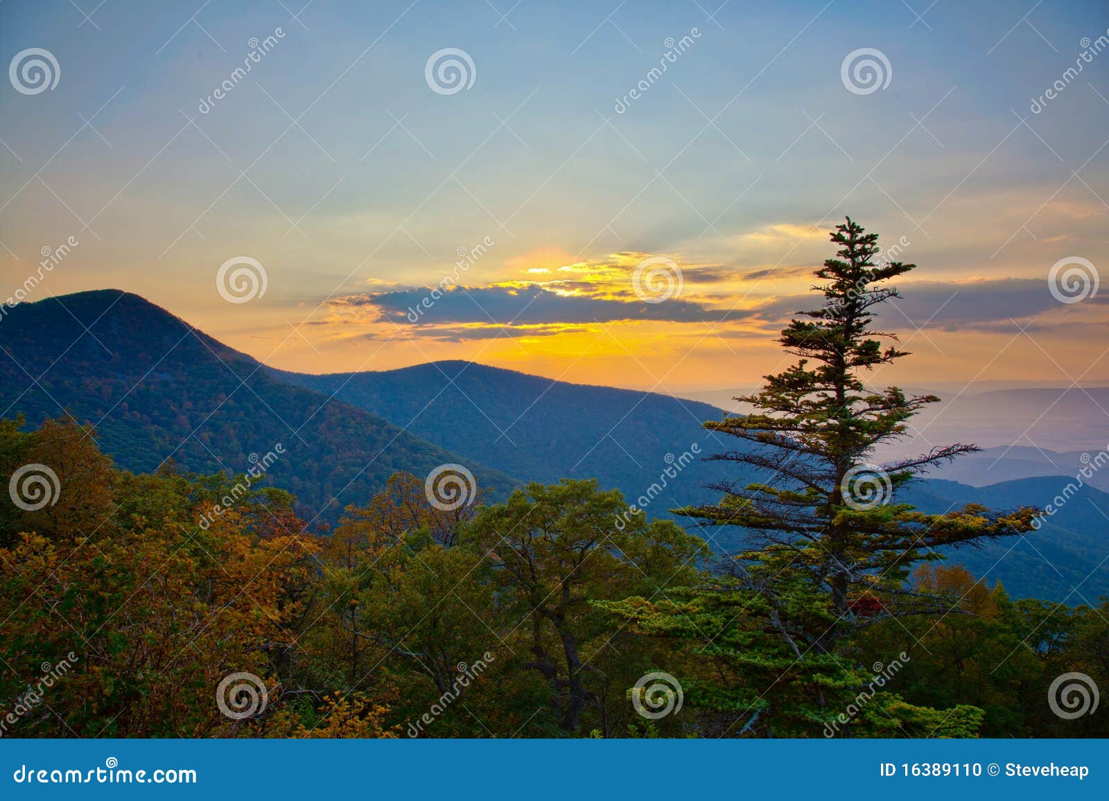 Sunset on Skyline Drive stock photo. Image of horizon - 16389110
