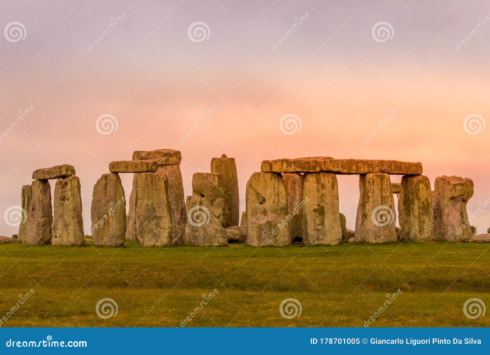 Sunset in the Stonehenge stock image. Image of pastoral - 178701005