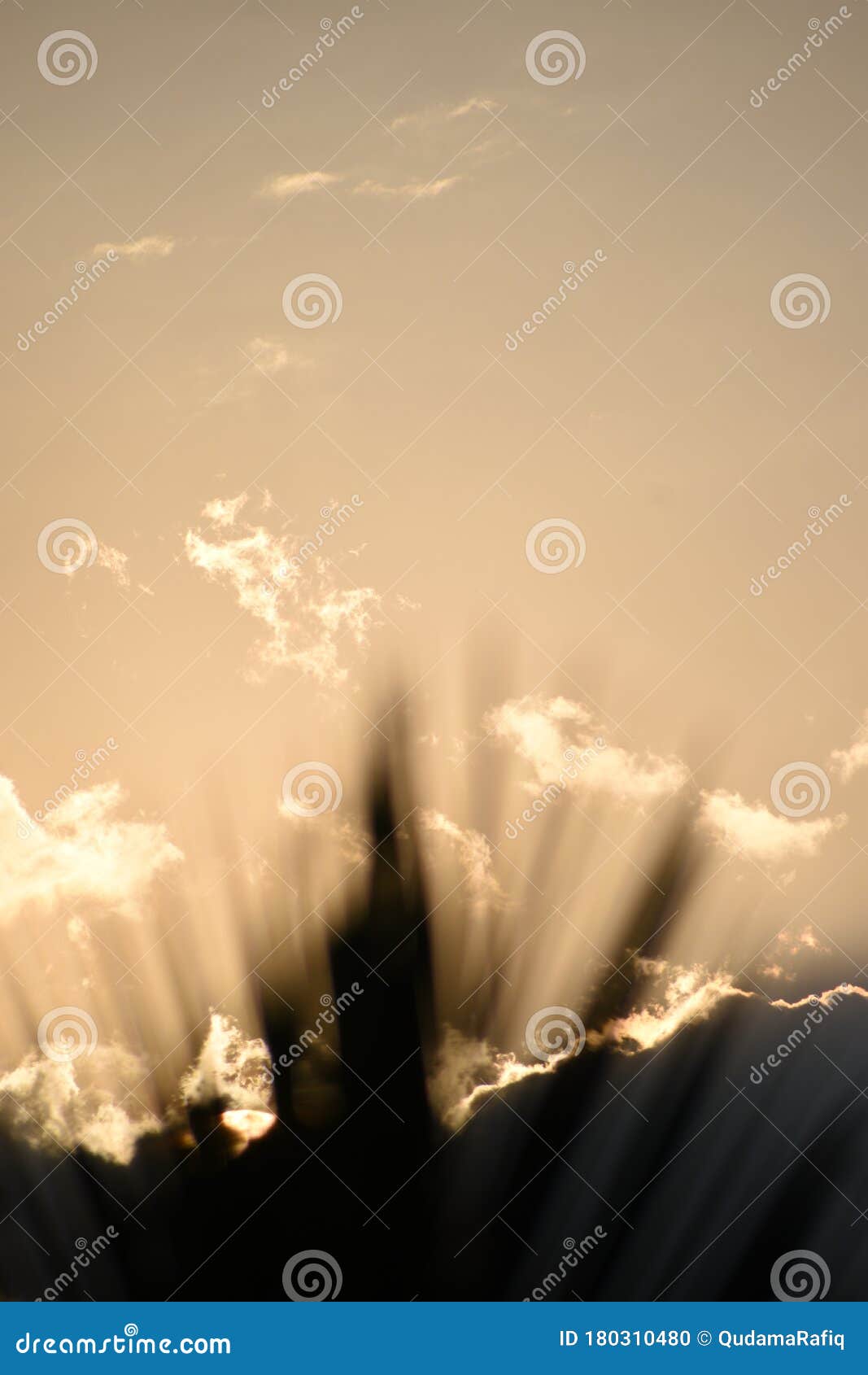 Sunset, Sunrise with Clouds, Light Rays and Other Dramatic Effect ...