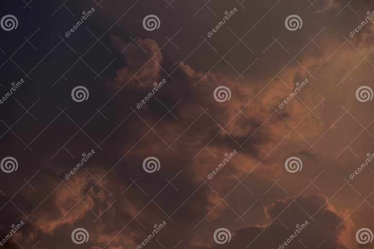 Sunset, Sunrise with Clouds, Light Rays and Other Dramatic Effect ...