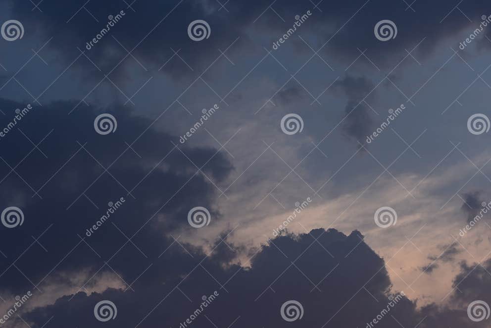 Sunset, Sunrise with Clouds, Light Rays and Other Dramatic Effect ...