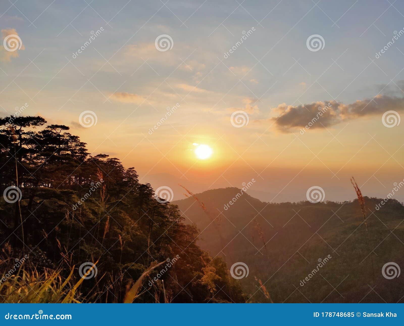 Sunset on top the mountain stock image. Image of enjoying - 178748685