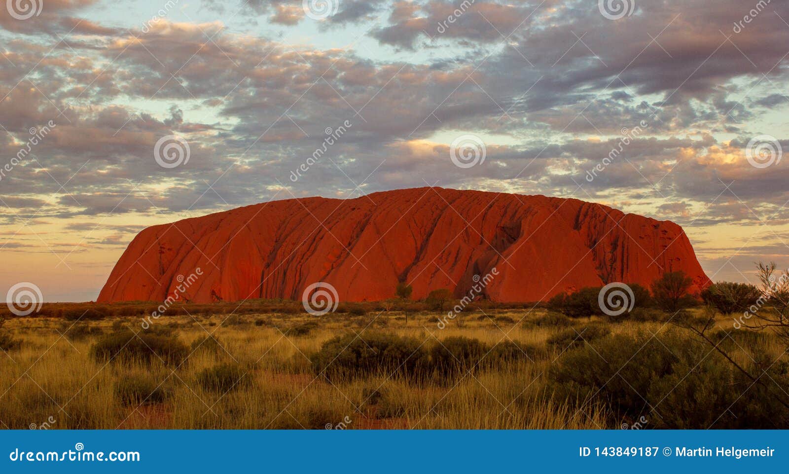 Sunset at Uluru, Ayers Rock, the Red Center of Australia, Australia ...
