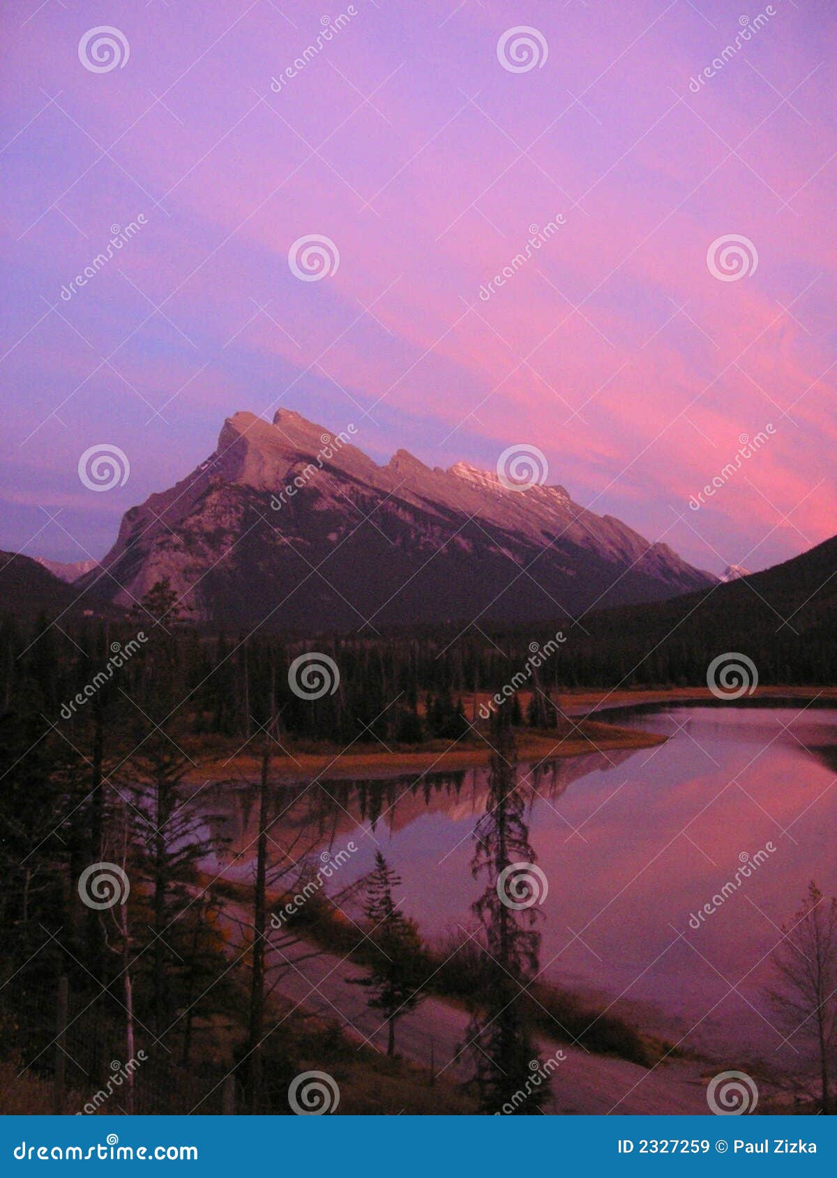 Sunset on Vermilion Lakes stock image. Image of colours - 2327259