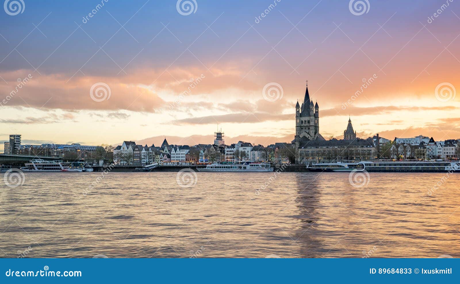 Sunset View of Cologne Skyline in Cologne, Germany Editorial Stock ...