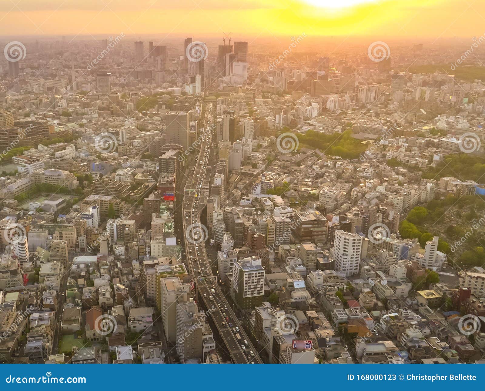 Sunset View of a Freeway from the Mori Tower in Tokyo 库存图片 - 图片 包括有 通风 ...