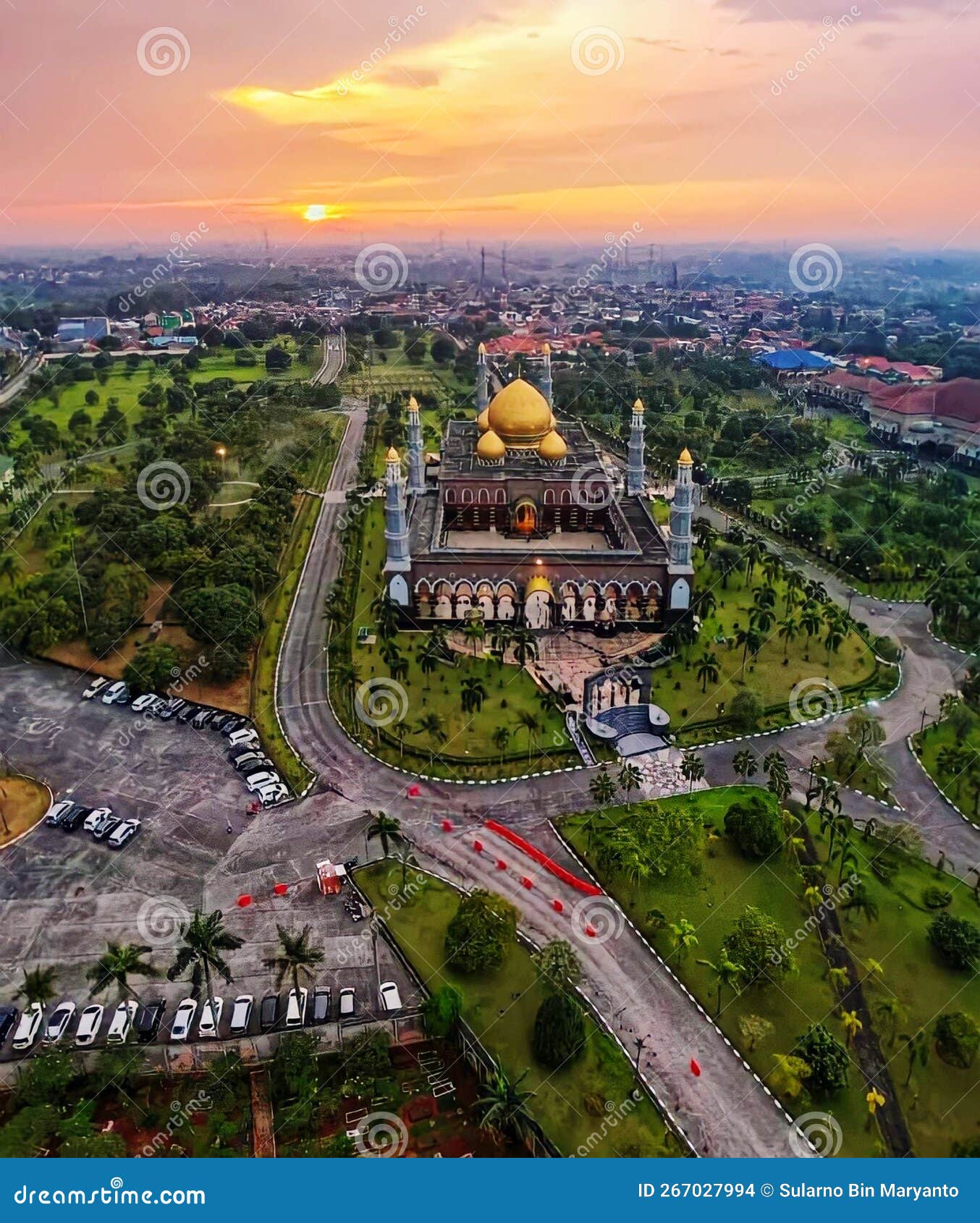 Sunset View of the Golden Dome Mosque in Depok Stock Photo - Image of ...