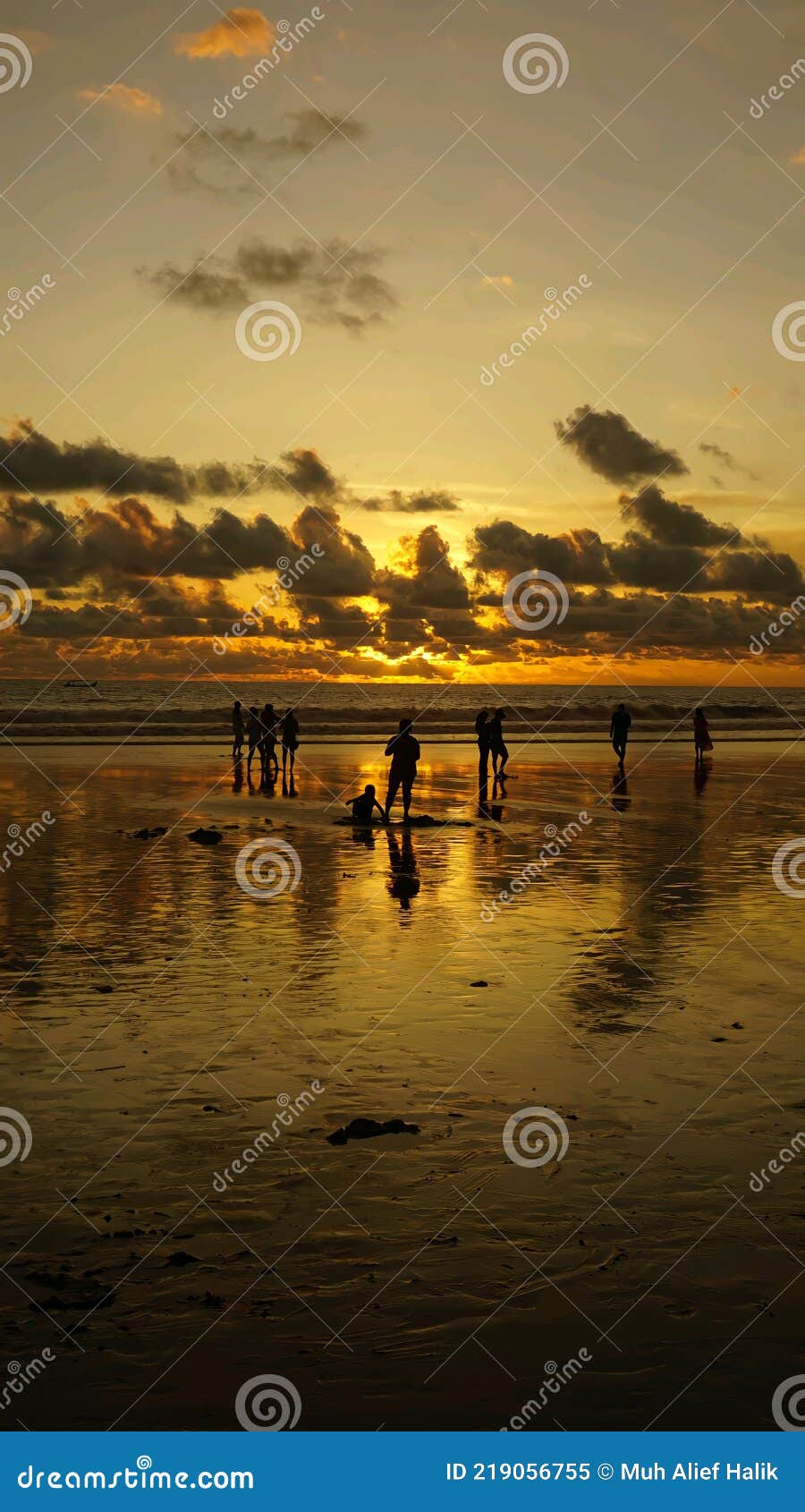 Sunset View in Kuta Beach, Bali. Stock Image - Image of evening, cloud ...