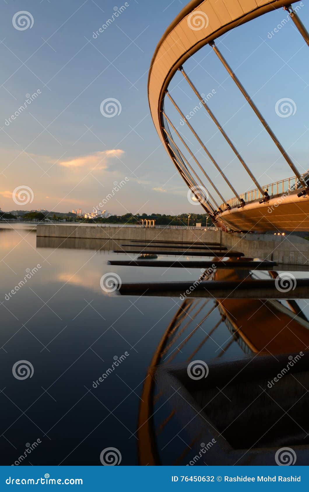 Sunset View of Putrajaya Dam Stock Photo - Image of gloomy, electricty ...