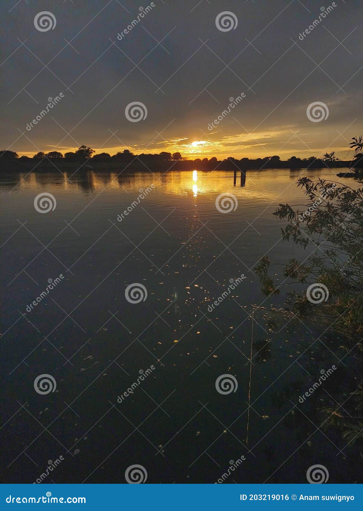 Sunset View on the Riverbank Stock Photo - Image of wall, circle: 203219016