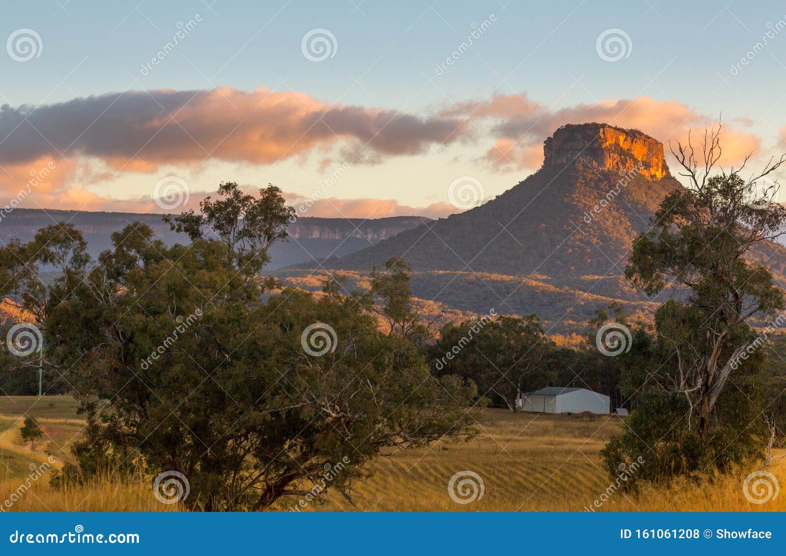 D Capertee Valley Lookout Peak Royalty-Free Stock Photo | CartoonDealer ...