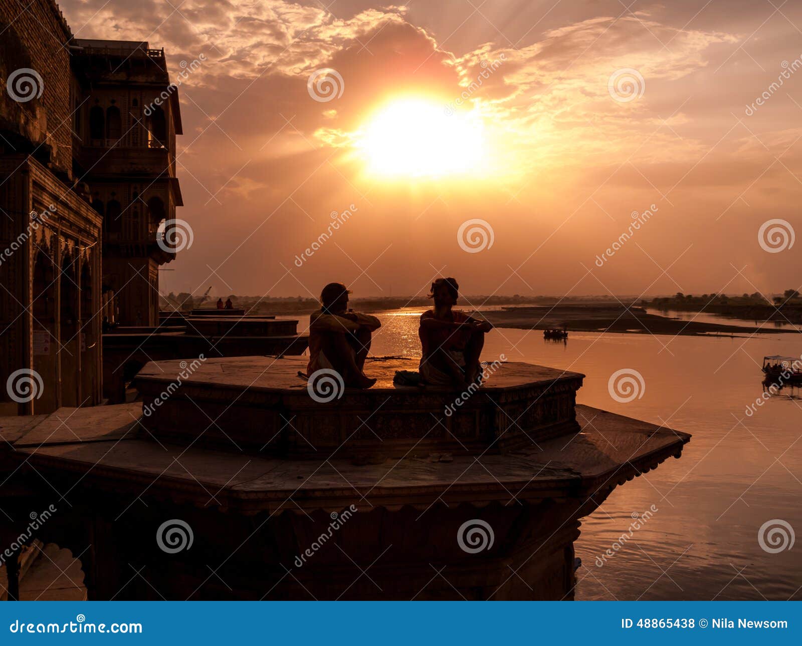Sunset on the Yamuna editorial stock photo. Image of reflection - 48865438