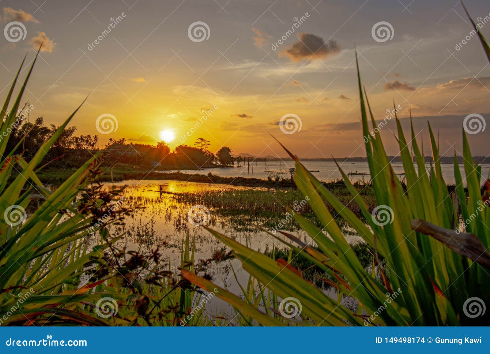 Sunsets Beautiful on the Banks of the River Indonesia in Java Stock ...