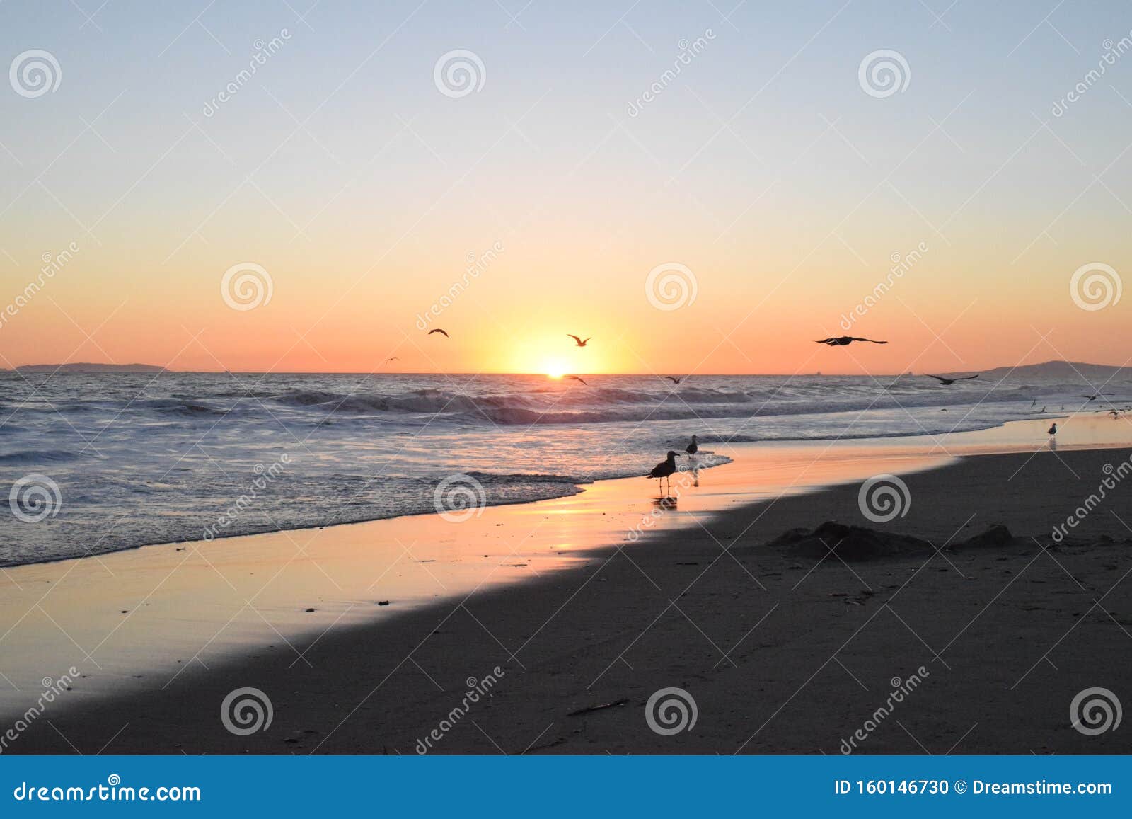 Sunsetting Over the Ocean Horizon Line. Stock Photo - Image of ...