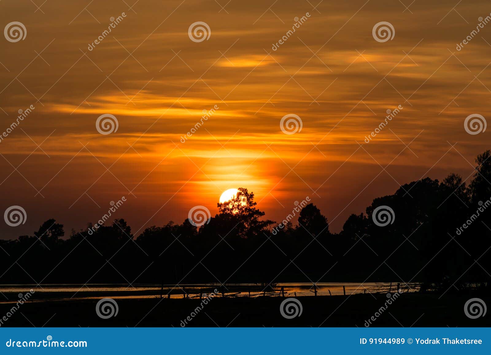 Sunshine in the evening stock image. Image of cloud, rays - 91944989