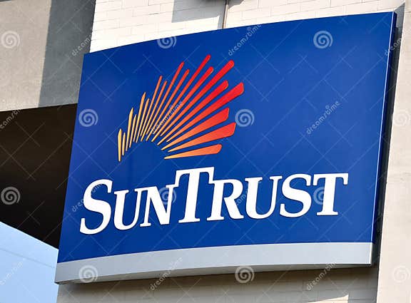 SunTrust Bank sign editorial stock photo. Image of finance - 20804573