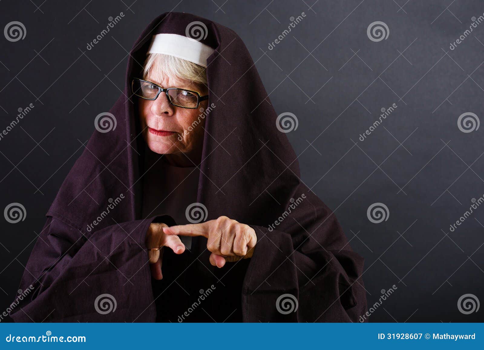Suora severa immagine stock. Immagine di suora, vecchio - 31928607